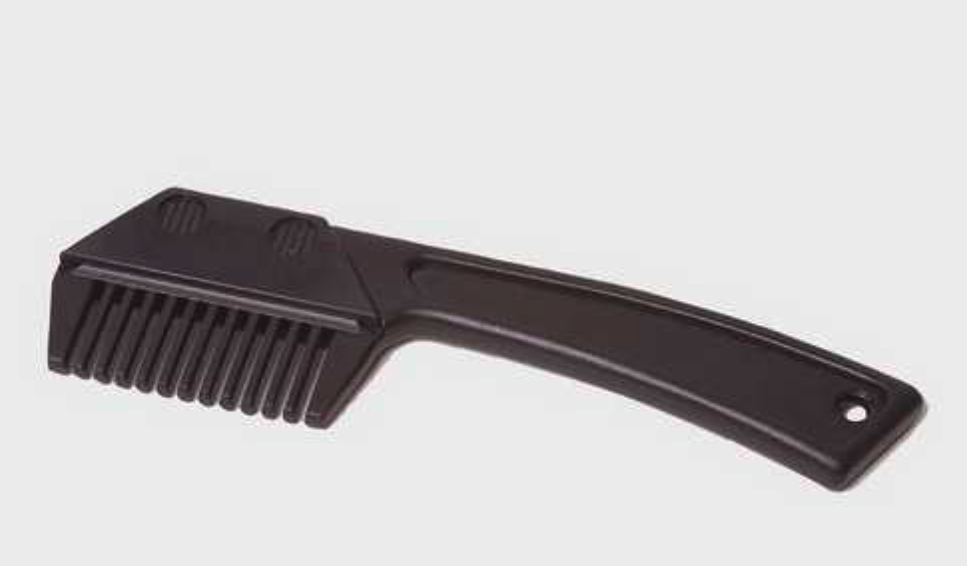 Seven humane mane thinners tried and tested - Your Horse