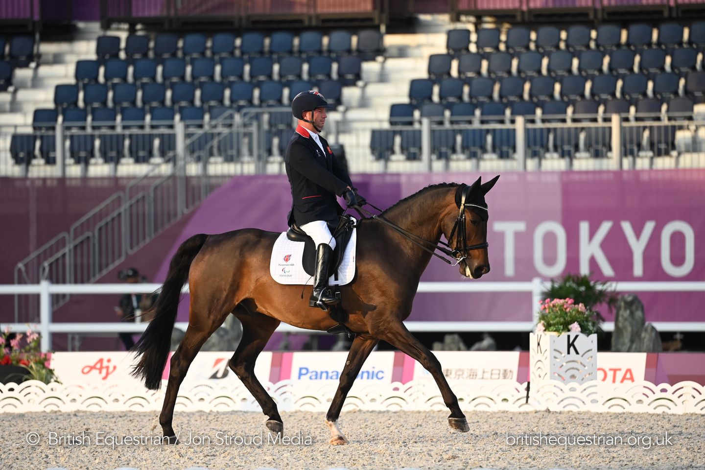 Sir Lee Pearson pulls off incredible 12th Paralympic dressage gold ...